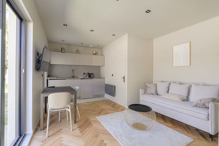 Petit Studio Compact, ÉCully - Champagne-au-Mont-d'Or