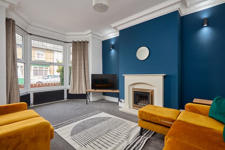 Modern House For 8 – Walk To Ropner Park & Station - North Yorkshire