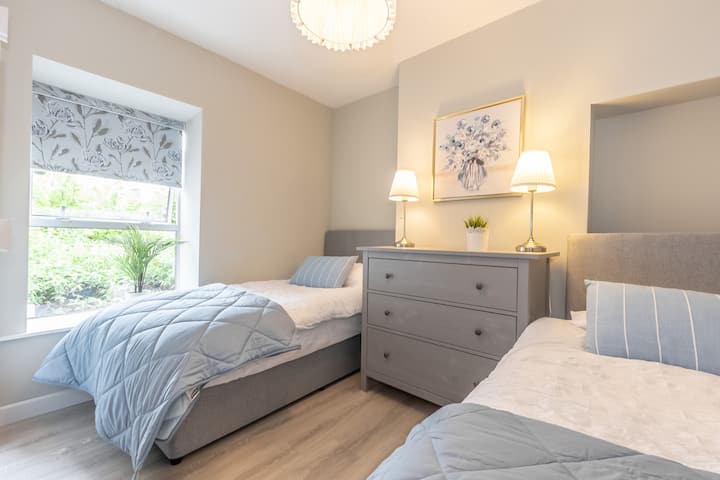 City Stays · Grange Castle · Sleeps 6 - Dublin