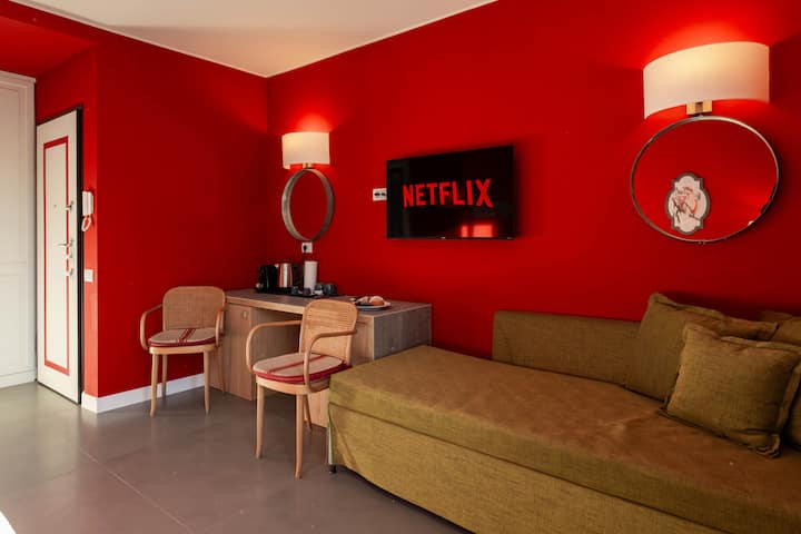 Suite N.8 Con Parcheggio Privato + A/c + Wi-fi - Como
