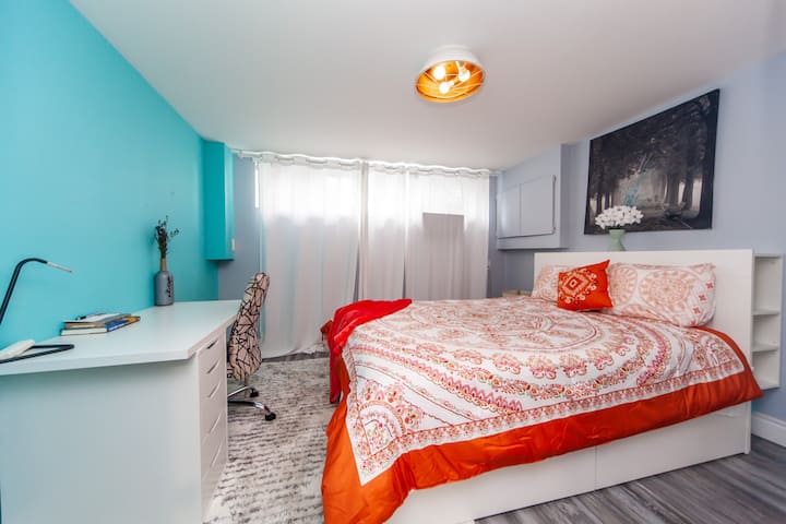 Deedee's Oasis - Toronto