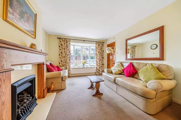 Room In A Period Property - Woking