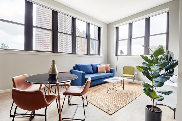 Kasa Cadillac Square | 2 Bedroom, Downtown Detroit - Detroit, MI