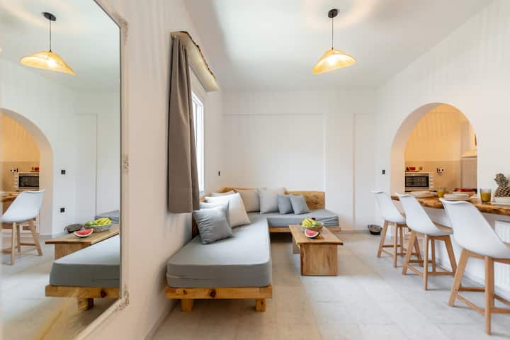 Paraga Suites In Naxos Town - Naxos