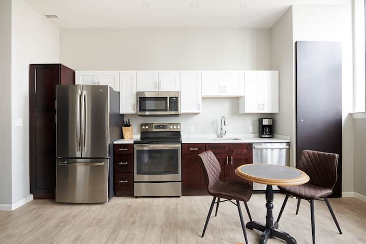 Kasa Cadillac Square | Accessible Studio Queen - Detroit, MI