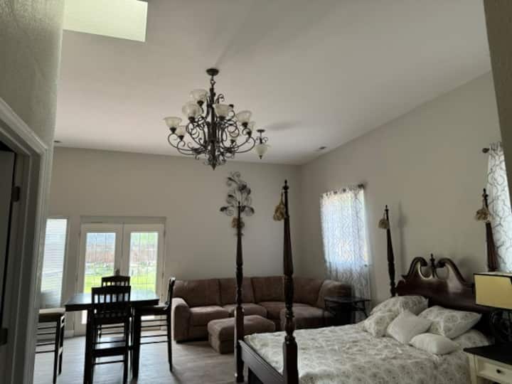 Spacious Scenic Location, Unit B - Colorado Springs, CO