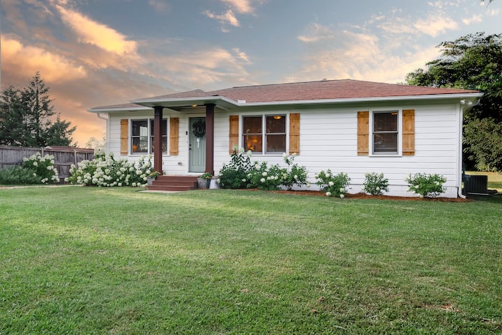 Unmatched Views - 3 Blocks From Marietta Square - Marietta, GA
