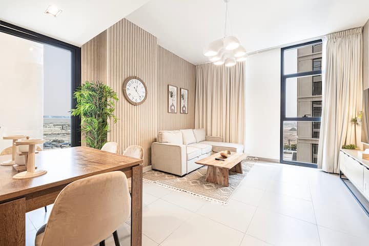 Cozy 1bhk Getaway With Balcony - Sharjah