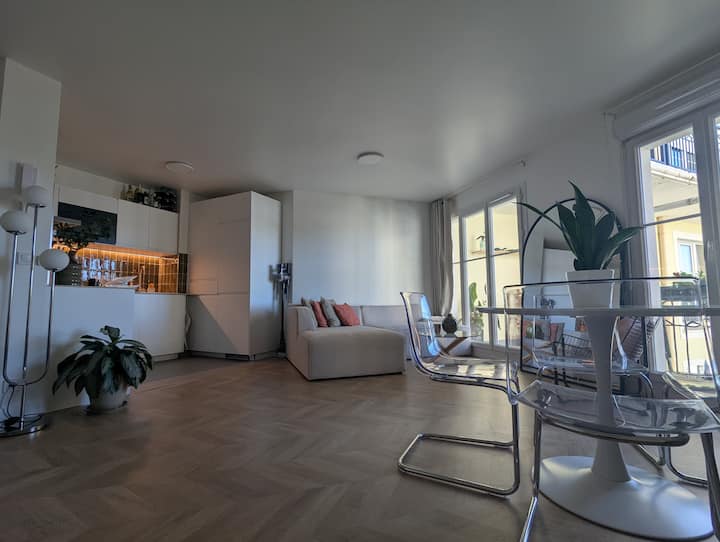 Cocon Romantique Avec Balcon • Aux Portes De Paris - Alfortville