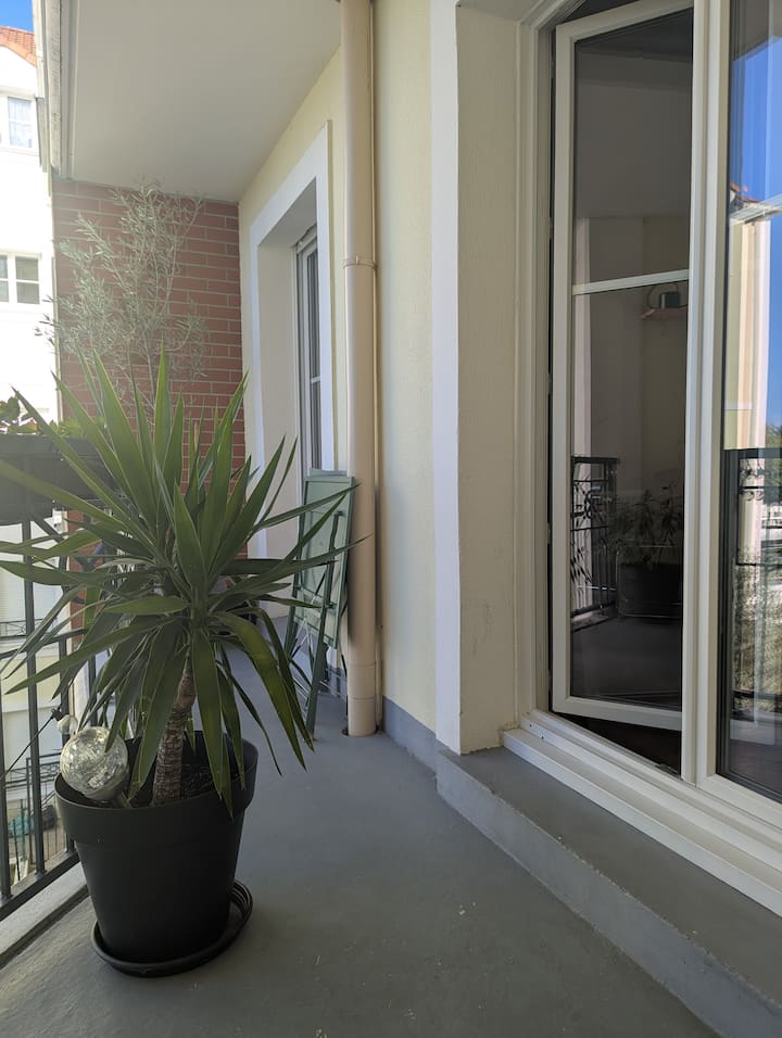Cocon Romantique Avec Balcon • Aux Portes De Paris - Alfortville