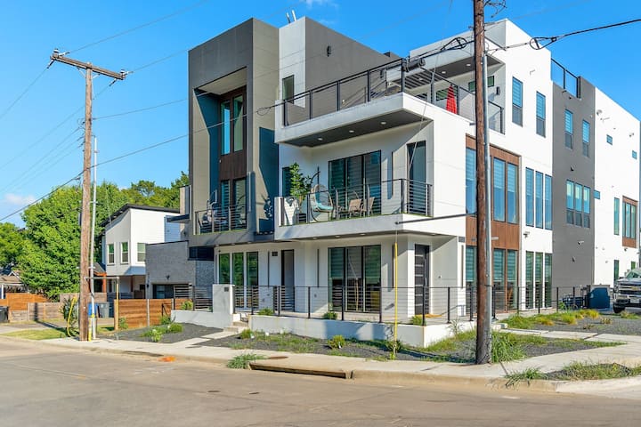 Luxurious 5 Bd 5 Ba Home|rooftop + Hot Tub + Grill - Dallas, TX