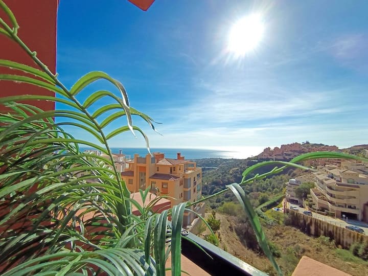 Calma Cascada Seaview Apartment - Calahonda