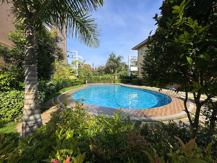 Cozy Stay Near Airport With Pool & Gym Access - Puerto Princesa