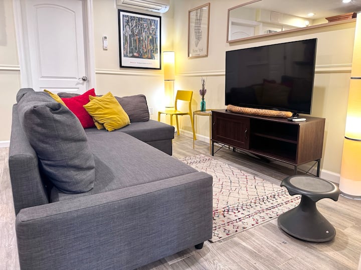 Cozy Private 1.5br Garden Apartment W/ Backyard - The Bronx, NY