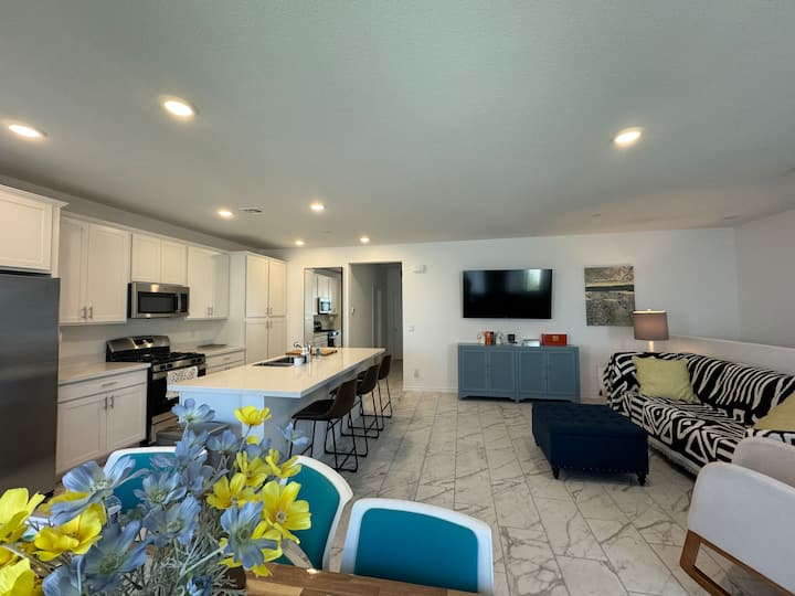 Lovely 2b2b Townhouse In Superb Location - Henderson, NV