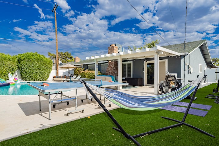 Peacock Paradise With Pool 5bed - 9mins To Strip! - Las Vegas Strip, NV