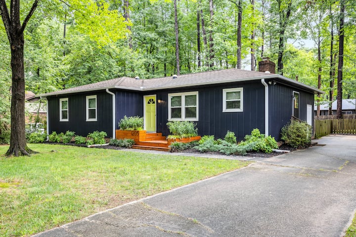 Contemporary 3-br Ranch With Fenced-in Backyard - Cary, NC