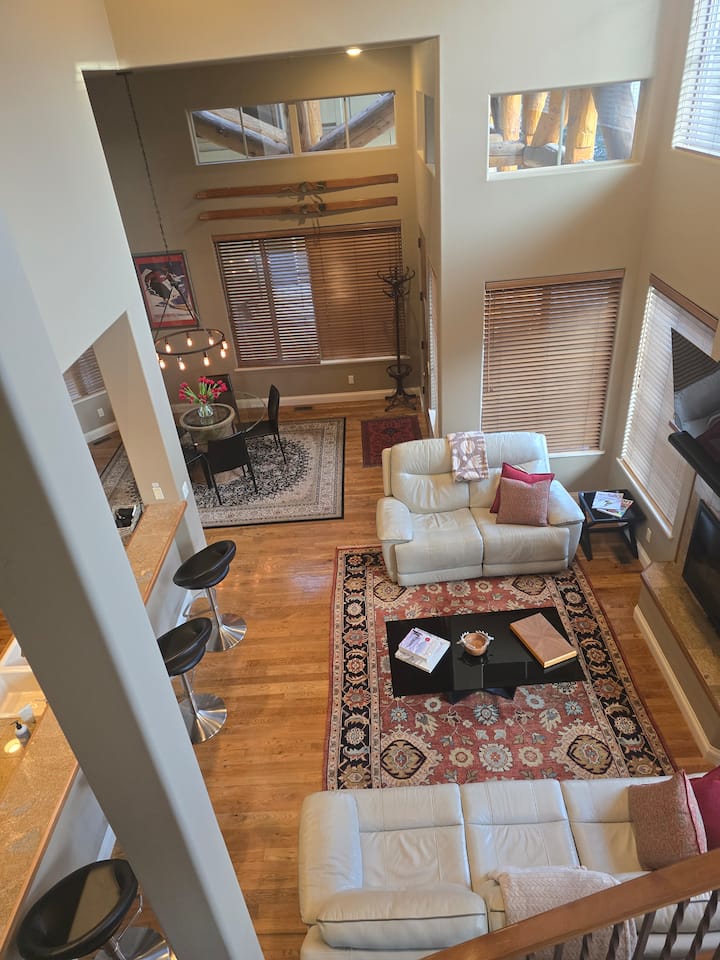 Centrally Located Luxurious 3 Bdrm Condo - Ketchum, ID