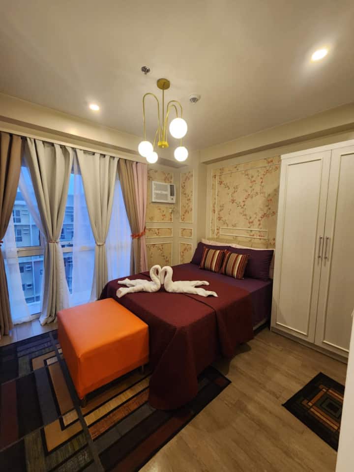 Studio Apt. Upper Penthouse - One Regis Upper East - Bacolod