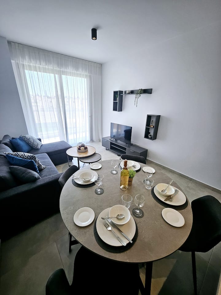 Modern 1 Bedroom Apt, Pool View (101) - Paphos