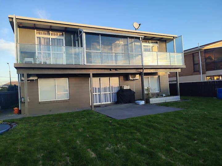 Home With Sea Views - New Plymouth