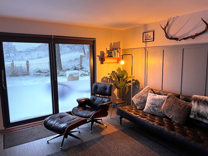 Cabin Loch Morar, Highlands Scotland, Near Mallaig - Arisaig