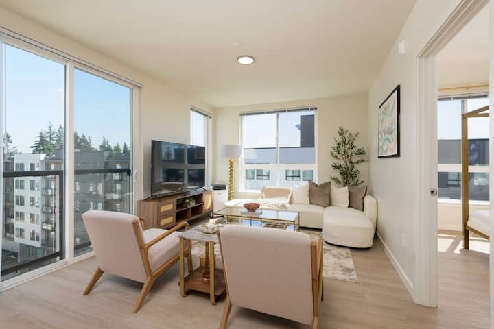 Luxury Stay With Private Gym & Rooftop Lounge - Lynnwood, WA