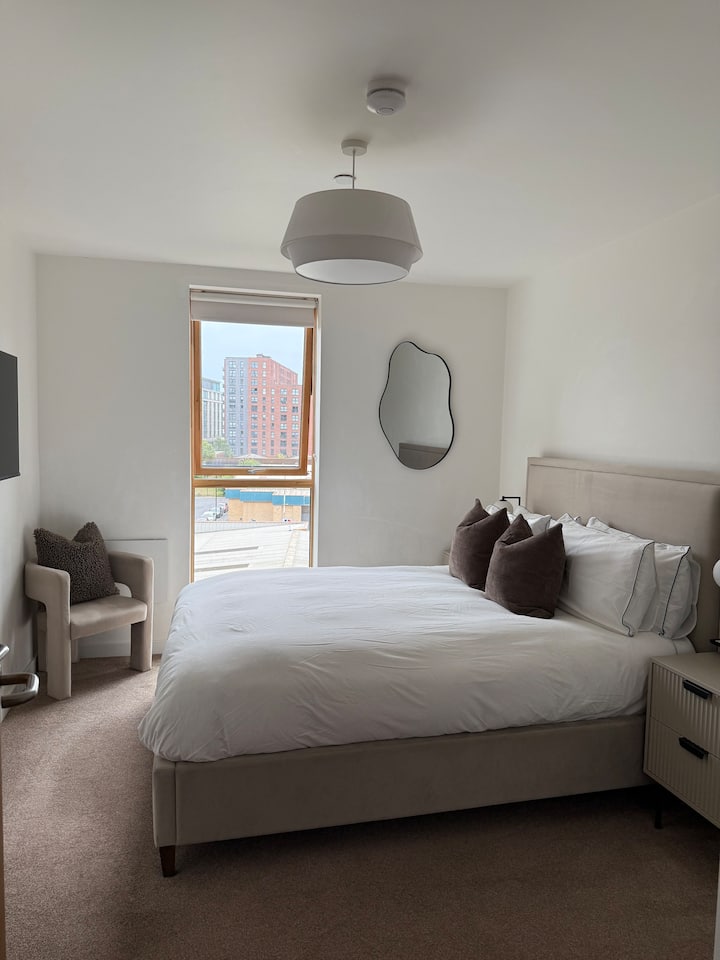 Room & Ensuite In City Centre Apartment - 