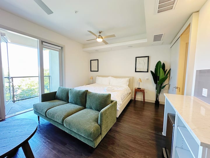 Irvine Studio | I-405 Jamboree King Bed Uci - Irvine, CA