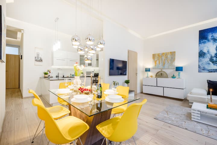 Designer Luxe Home By Dohany Synagogue-lovely View - Budapest