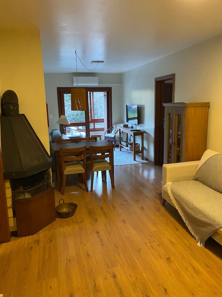 Apartamento Ao Lado Da Rua Torta. - Gramado