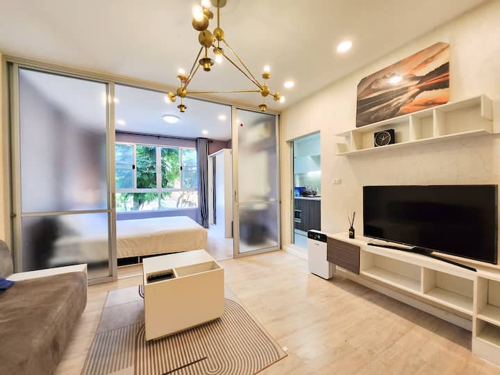 Modern Condo With Pool & Gym - Chiang Mai