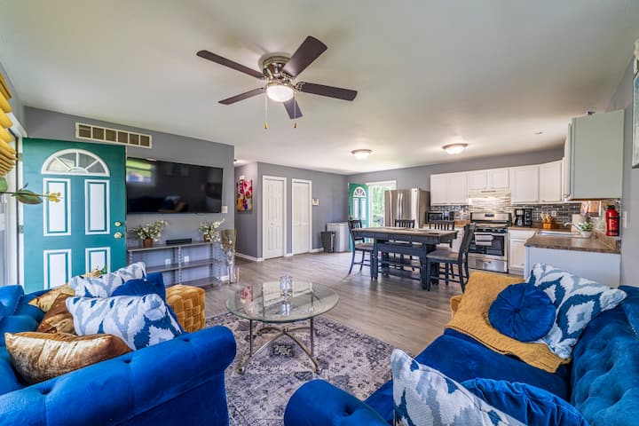 Charming Home; Minutes To Beach - Michigan City, IN