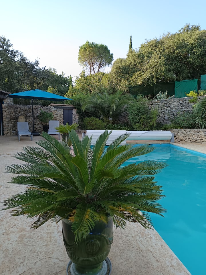 Appartement P2 Avec Espace Extérieur Et Piscine - Nîmes