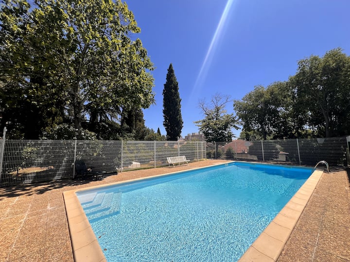 Bel Appartement Piscine Parc - Nîmes