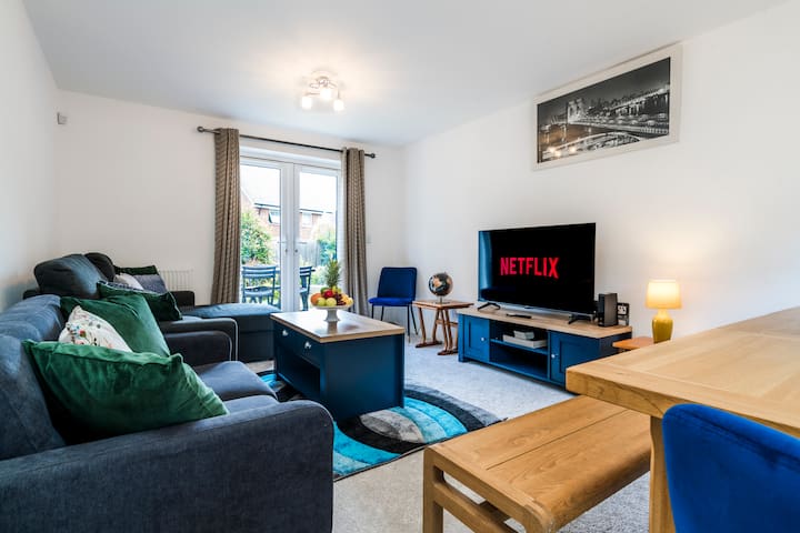 Argus 4-bed Premium In Hemel: Contractor, Families - Hertfordshire