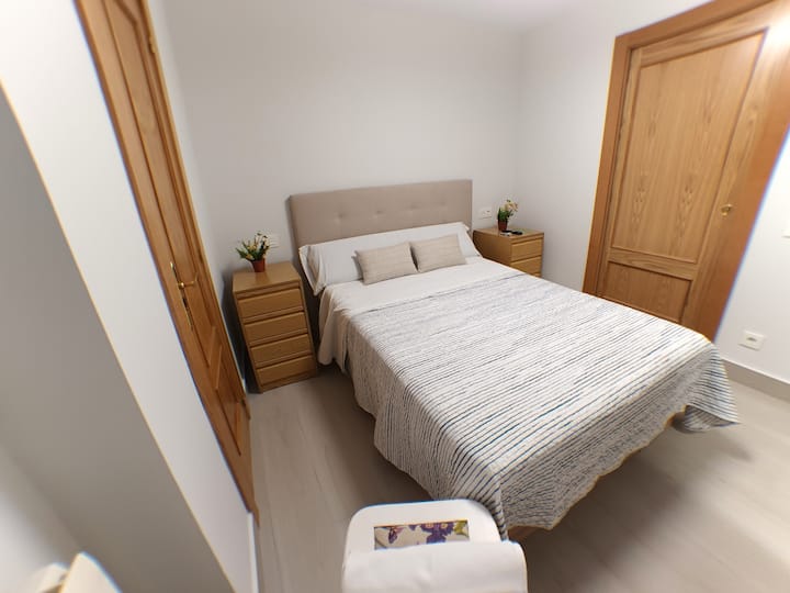 Habitación Con Cama Doble Y Baño Privado - Logroño