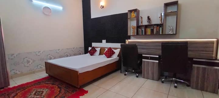 Room With Common Area Ground Floor - Ludhiana