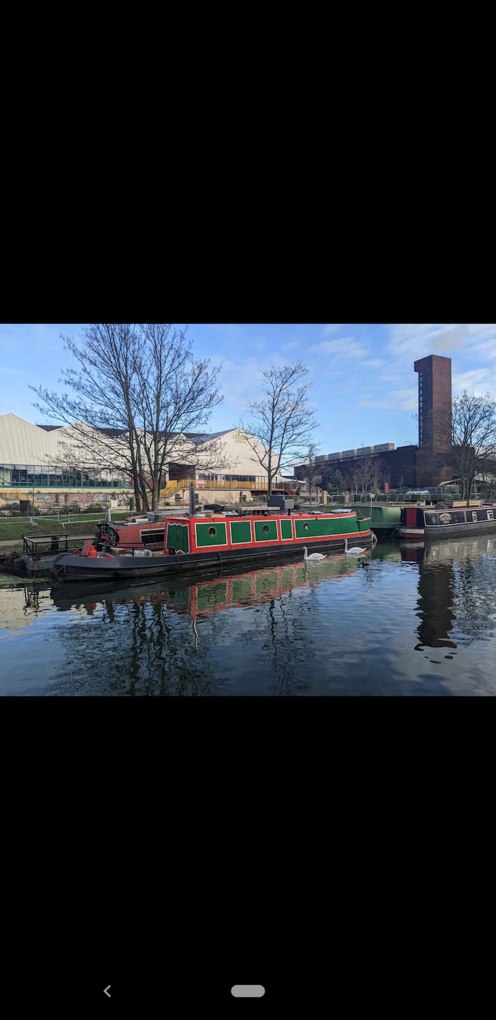 Famous Narrowboat "Ragdoll" - Greenwich