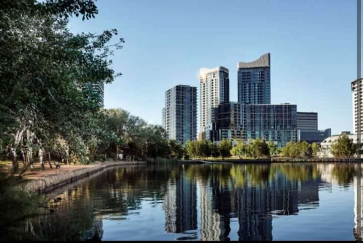 2b2b Apartment With Stunning Lake Views Belconnen - Belconnen