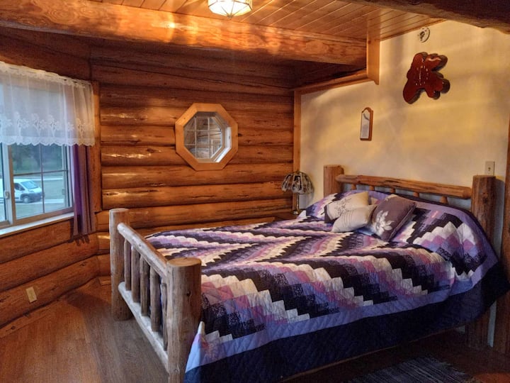 Amish Home - Tower Bedroom Suite - Libby, MT