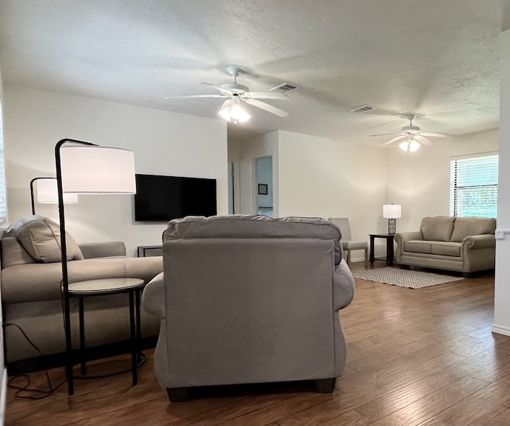 Comfortable 3bdr/2bath - Lake Tejas, Colmesneil