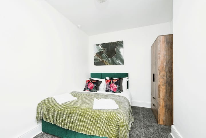 10% Off|contractors Stay | Parking |Wifi | Sleeps5 - Swindon