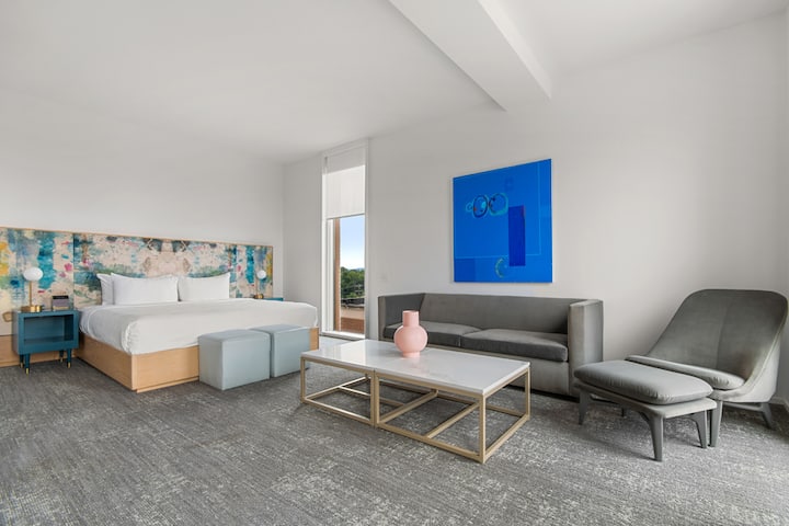 Premier Balcony King | The Doyle - Charlottesville, VA