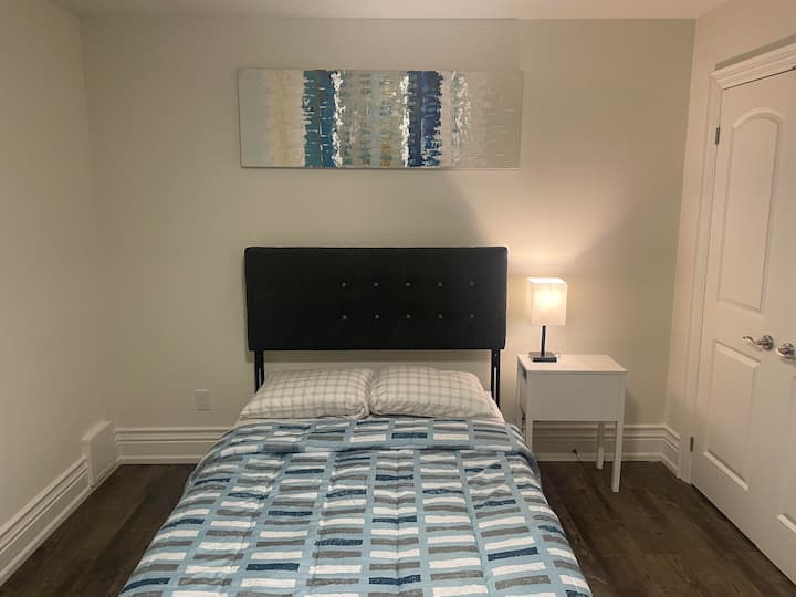 Great Bedroom With Private Bath - Centennial Park