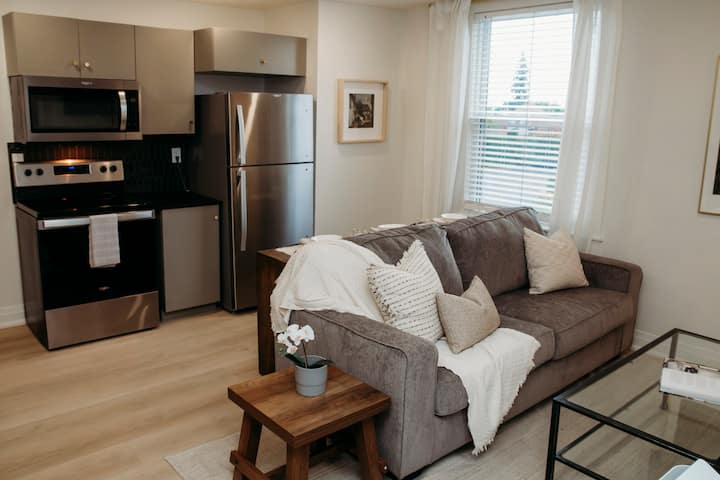 The Beverly Suites Unit 3, Five Mins From Falls - 尼亞加拉瀑布城