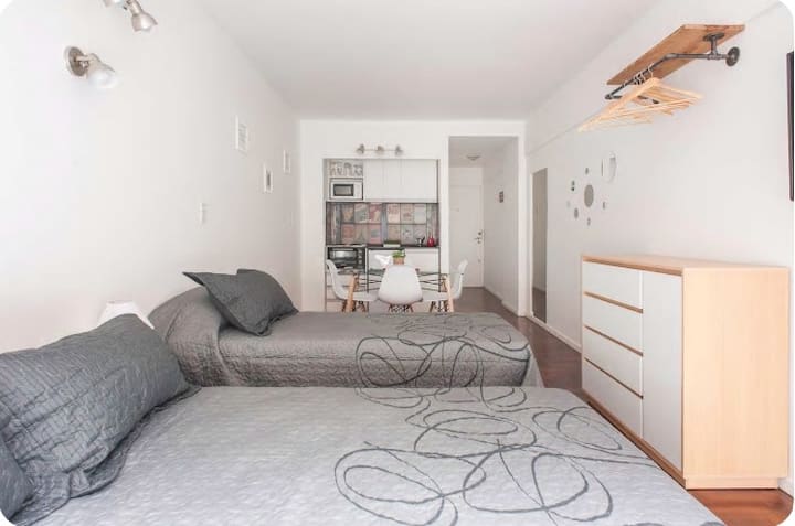 Dos Deptos A 300 Metros De Distancia - Buenos Aires