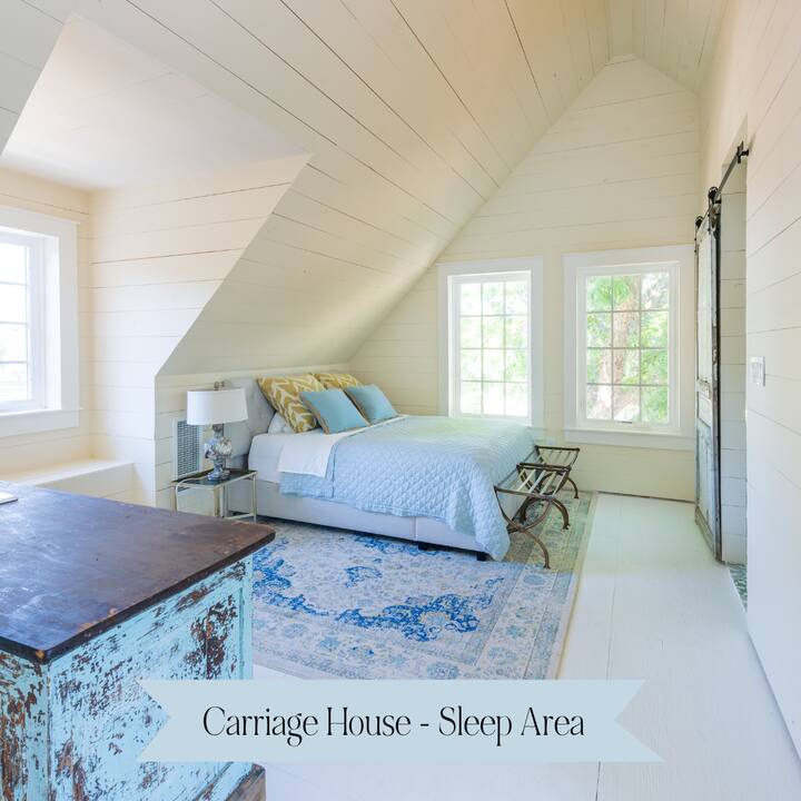 Round Top Carriage House In Town - Round Top, TX