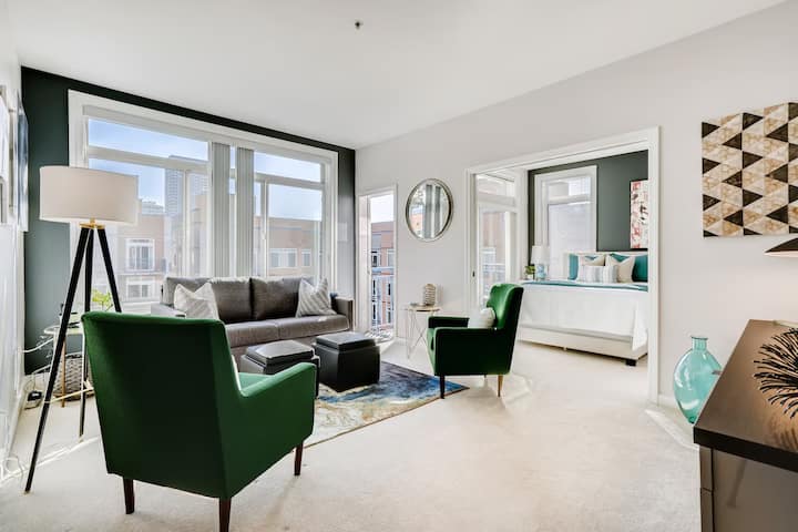 Gorgeous 2 Br Penthouse In The Heart Of The City - Seattle, WA