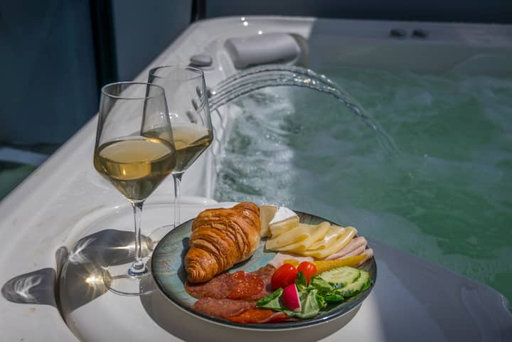 Penthouse With Private Jacuzzi - Siófok